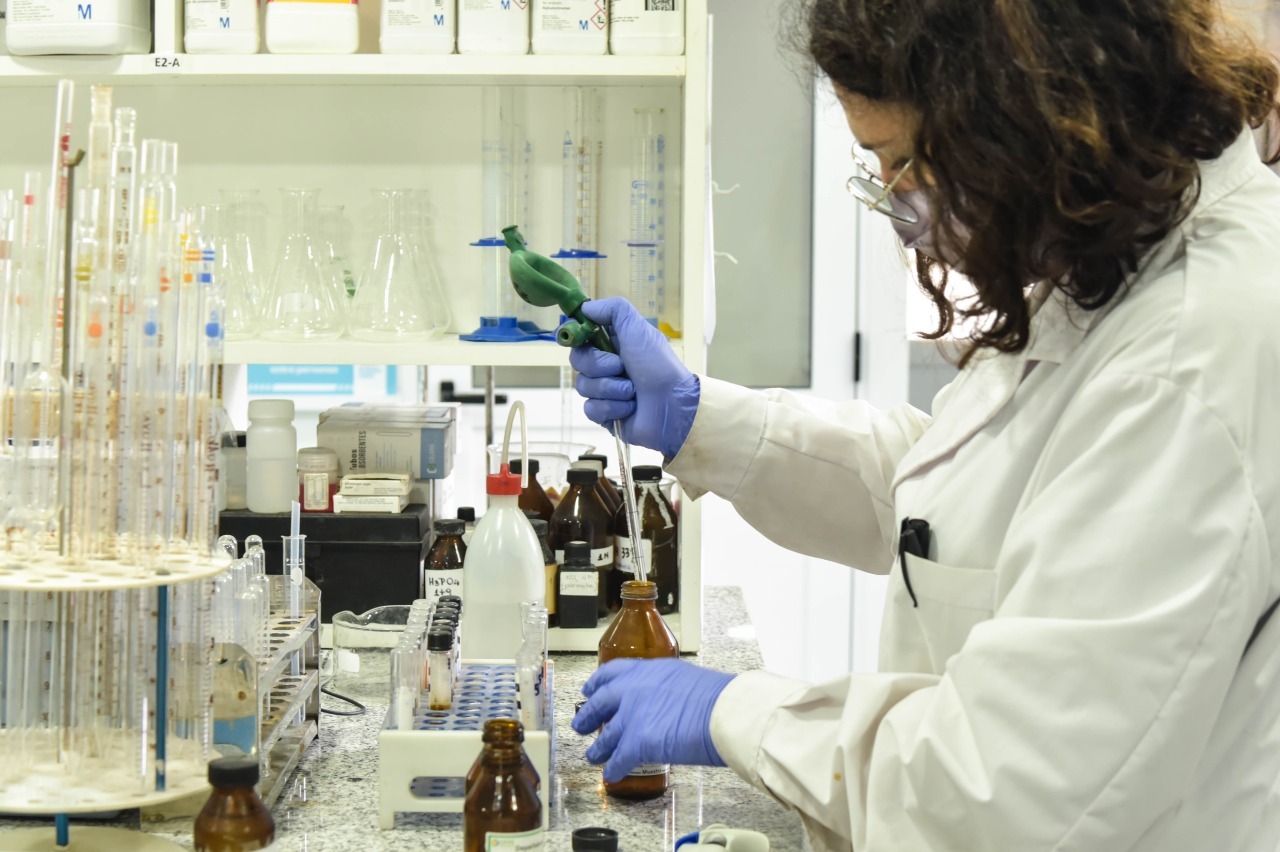 COFILAB reconoció al Laboratorio del Ministerio de Ambiente ...